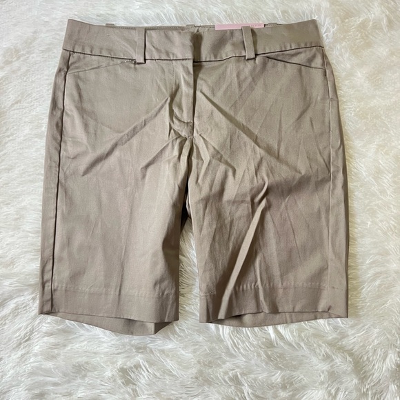 Ann Taylor | Shorts | Ann Taylor Signature Woman Bermuda Size 4p | Poshmark